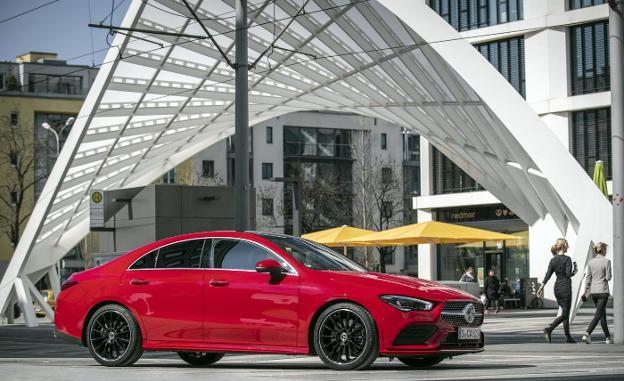 AOSA muestra el diseño purista y seductor del Mercedes CLA Coupé | Hoy